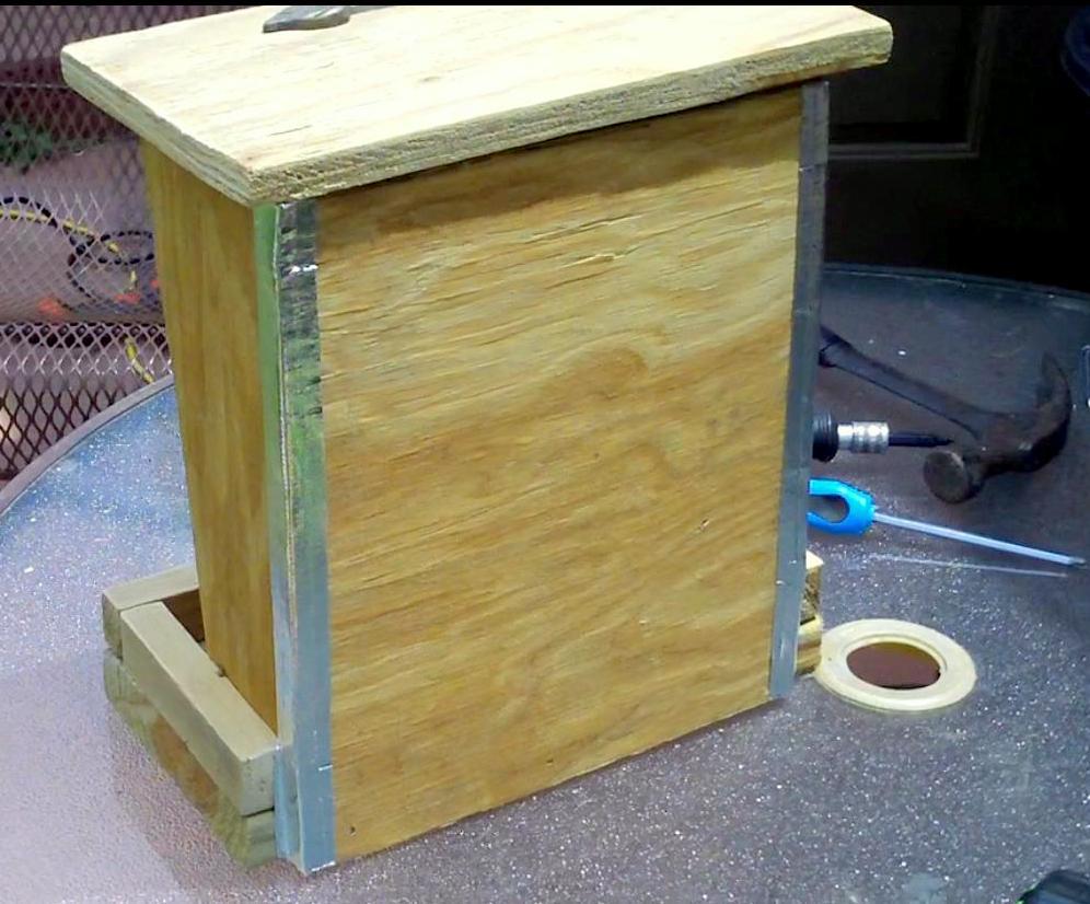 Our homemade scrap wood Multi Purpose Feeder - plus instructions ...